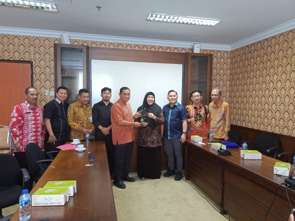Komisi 1 DPRD Provinsi Kepri Menerima Kunjungan Kerja Komisi 1 DPRD ... Komisi 1 DPRD Provinsi Kepri Menerima Kunjungan Kerja Komisi 1 DPRD ...